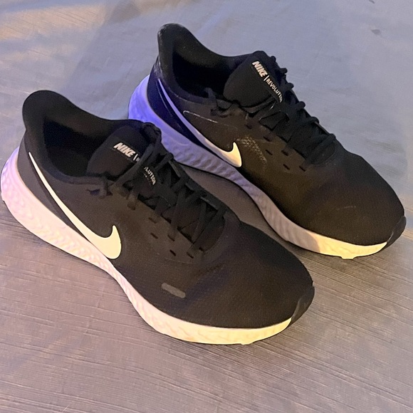 Nike | Shoes | Nike Evolution Black White Running Shoes X Size | Poshmark